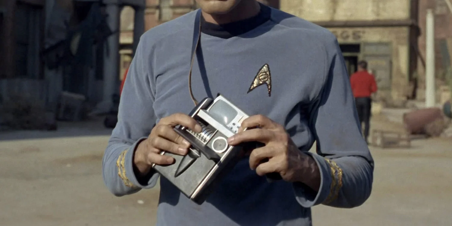 10 Fictional Objects We Wish Were Real — GeekTyrant