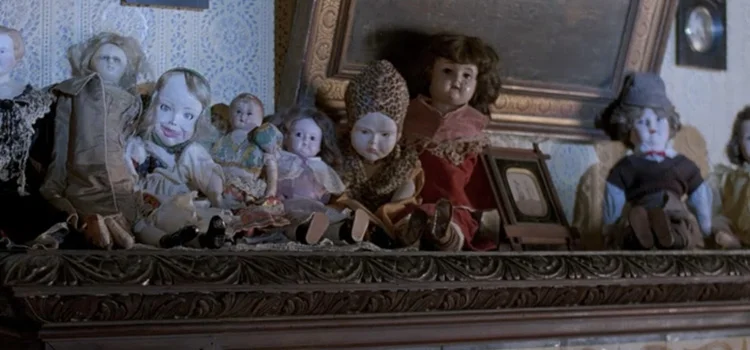 10 Creepy Dolls in Horror Movies — GeekTyrant