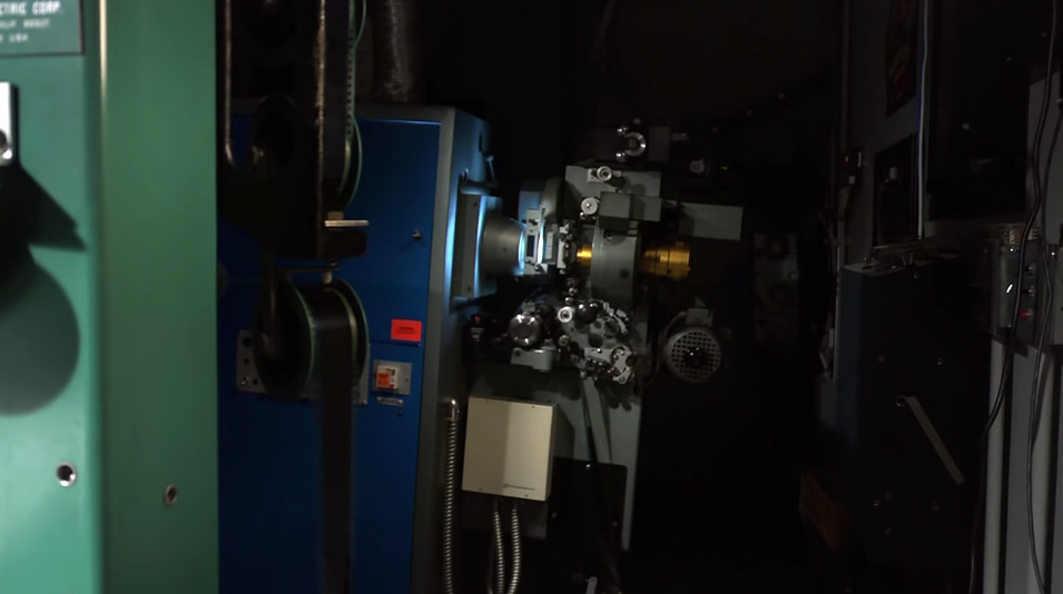 GOING DARK: THE FINAL DAYS OF FILM PROJECTION - Short Doc — GeekTyrant