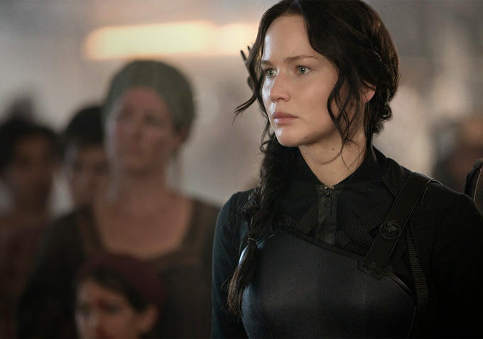 New Photos from THE HUNGER GAMES: MOCKINGJAY - PART 1 — GeekTyrant