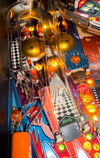 THE BIG LEBOWSKI Pinball Machine Prototype — GeekTyrant