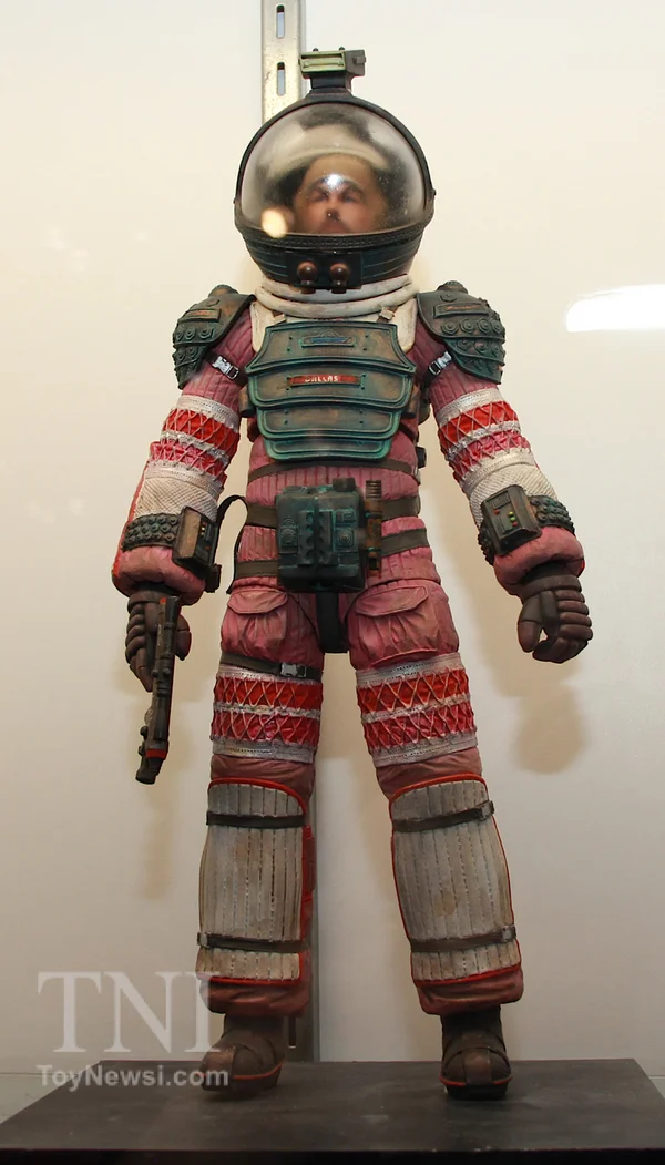 Must Own ALIEN Space-Suited Action Figures — GeekTyrant