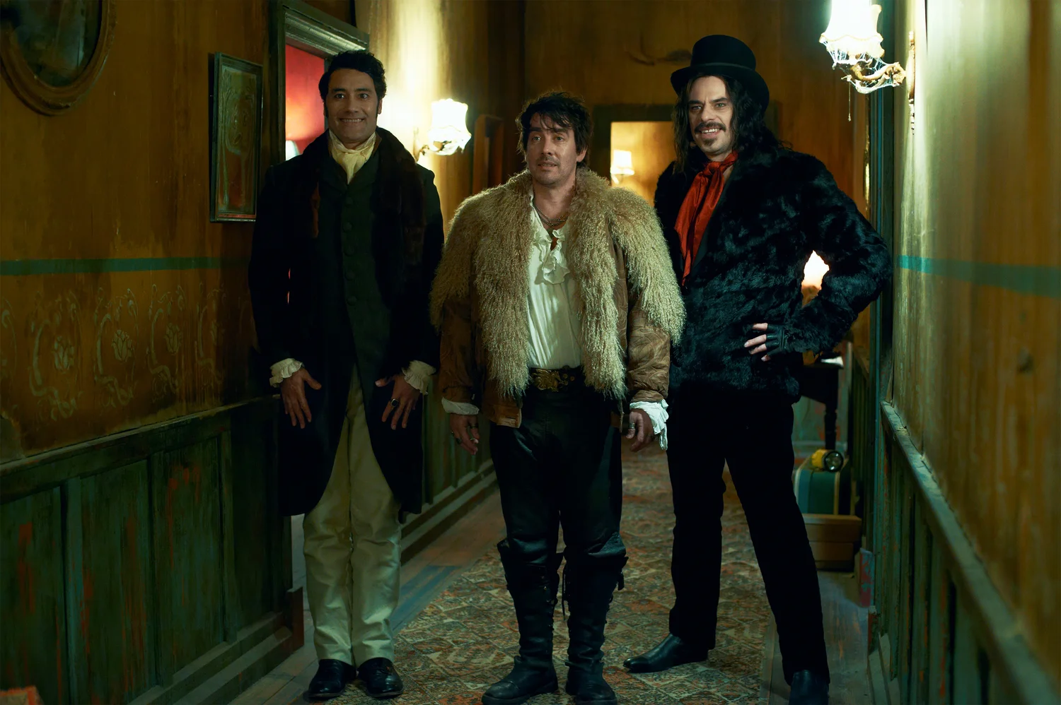 WHAT WE DO IN THE SHADOWS - Watch First 6 Minutes of the Vampire ...