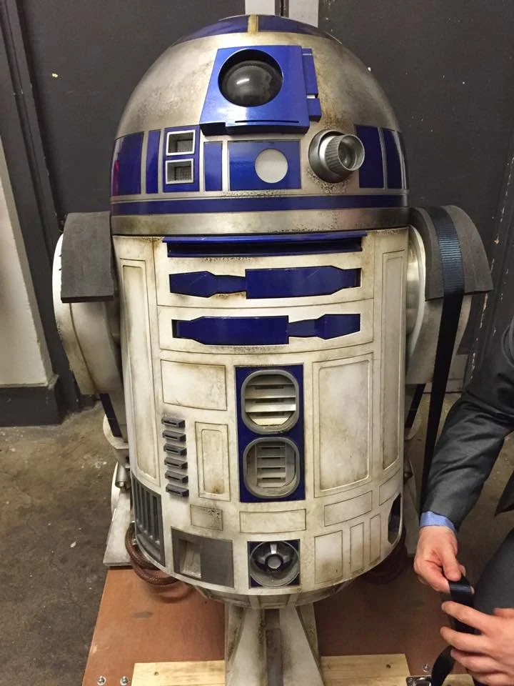Photos of the R2-D2 Unit Used in STAR WARS: EPISODE VII — GeekTyrant