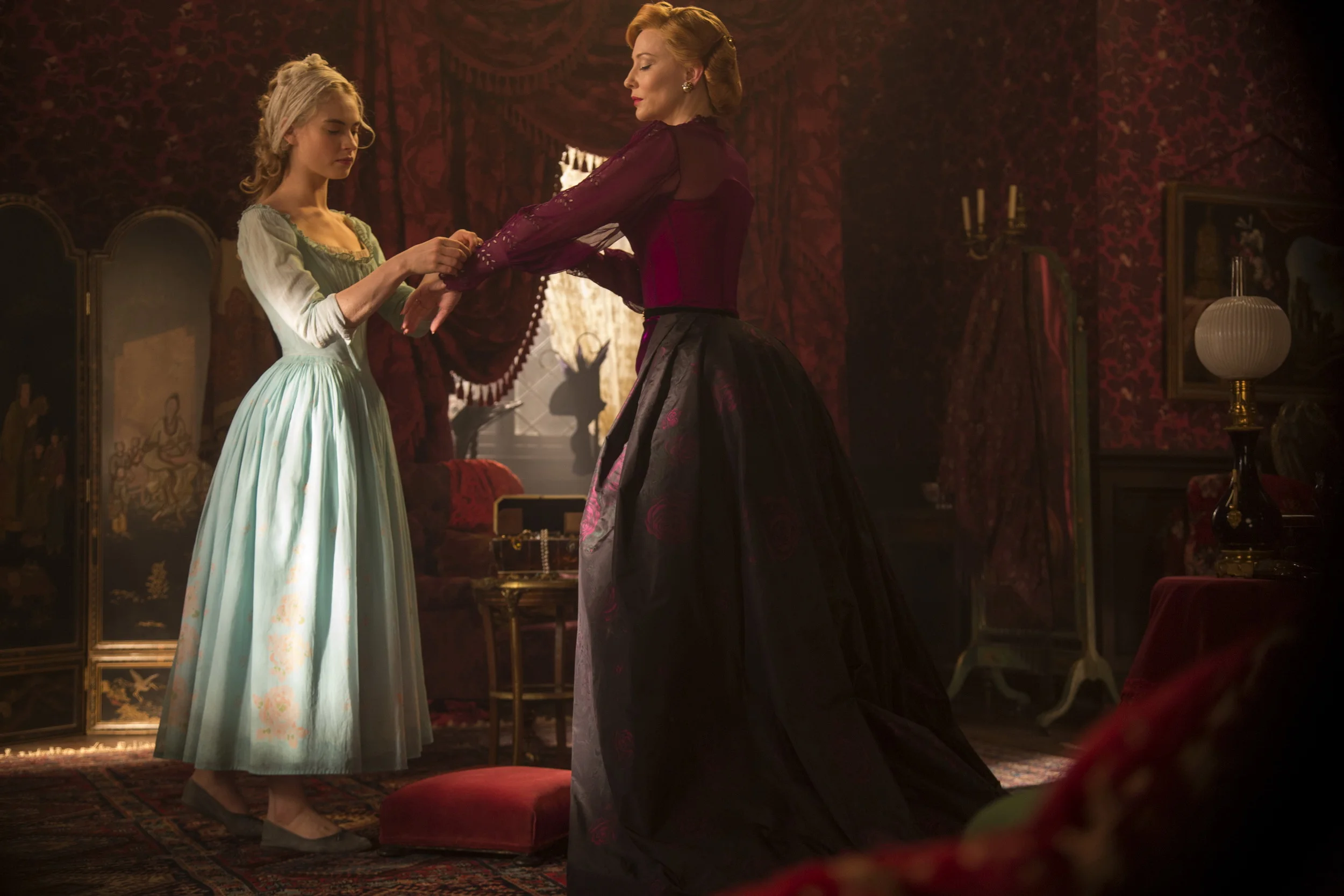 16 New Photos from Disney’s CINDERELLA — GeekTyrant
