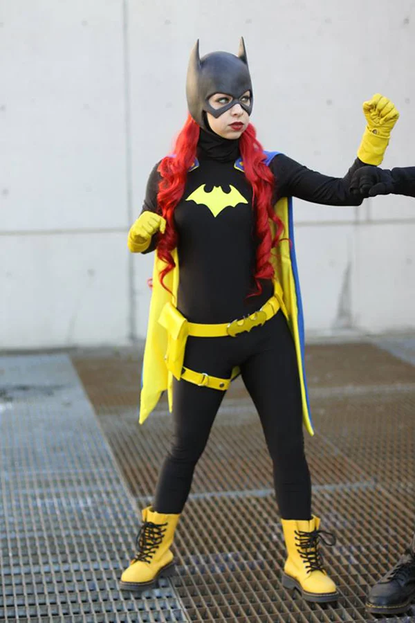 Two Batgirl Character Designs Combined in One Cosplay — GeekTyrant