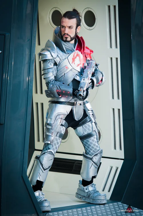MASS EFFECT: Blood Dragon Armor Cosplay by Leon Chiro Cosplay — GeekTyrant
