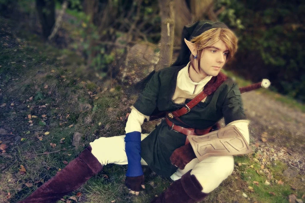 Cosplay Attack: Hellgirl, Cyclops, Dhalsim, Link, Robin, Venom ...