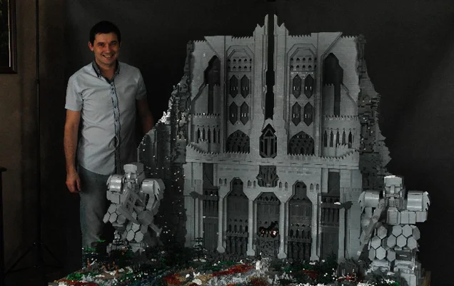 THE HOBBIT's Gates of Erebor Created with 55,000 LEGO Bricks — GeekTyrant