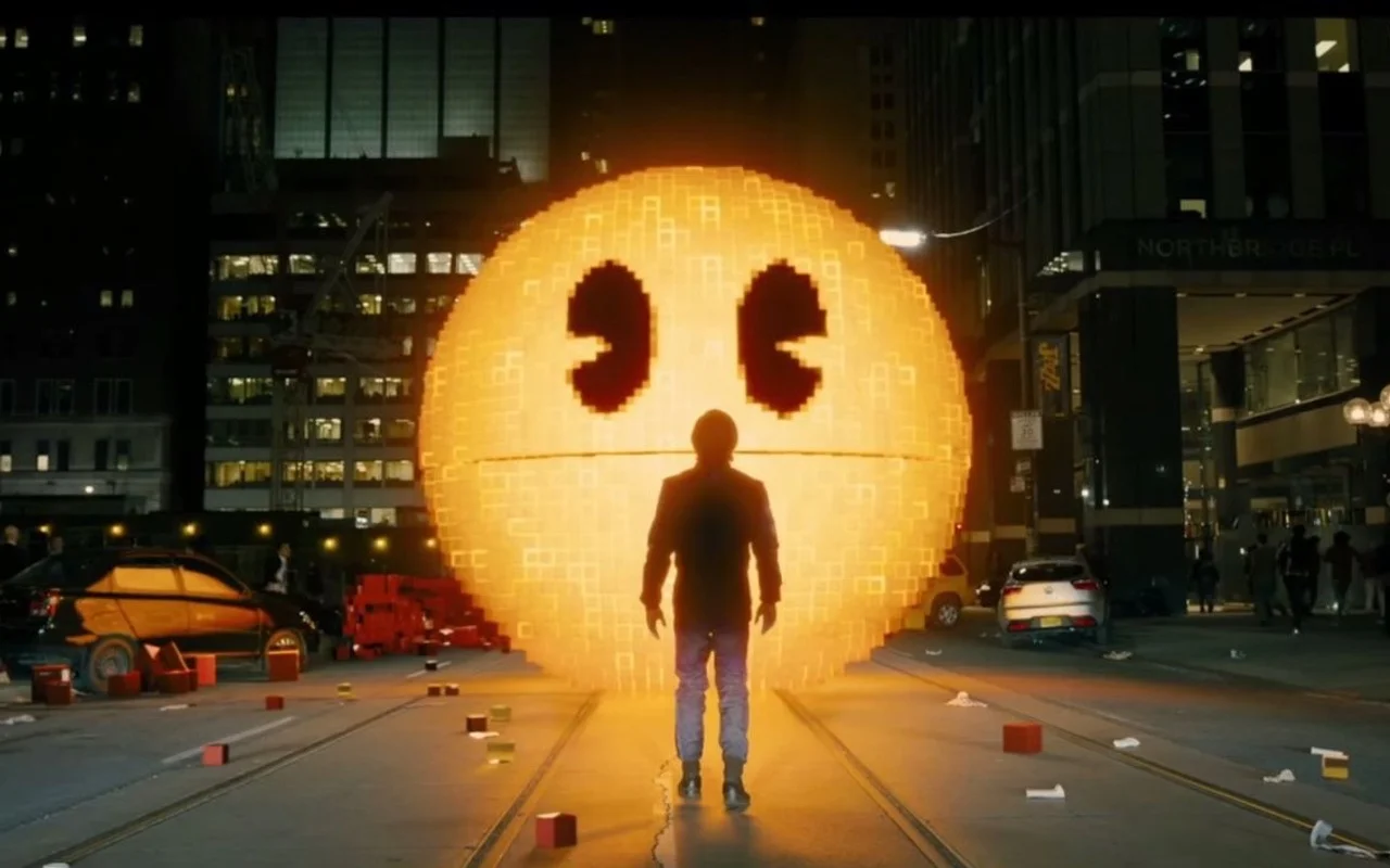 Pac-Man Attacks in Amusing Clip From PIXELS — GeekTyrant