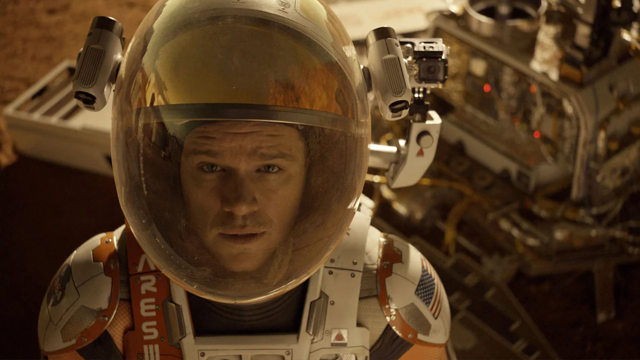 Matt Damon Explains The Differences Between THE MARTIAN and ...