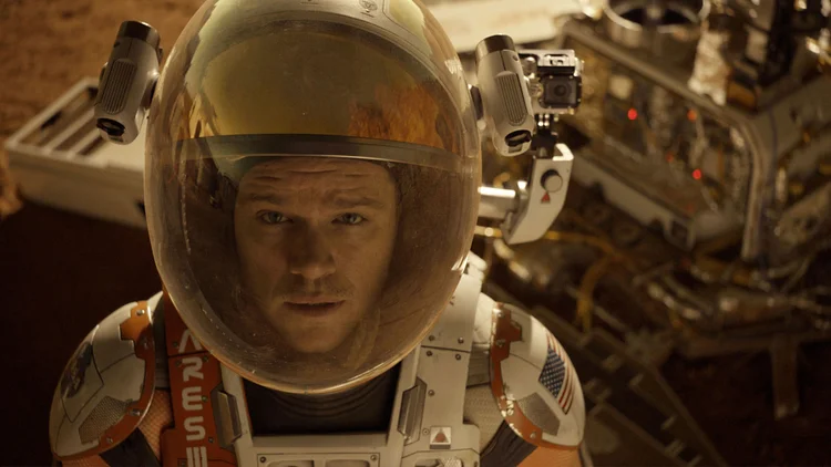 Matt Damon Explains The Differences Between THE MARTIAN and ...