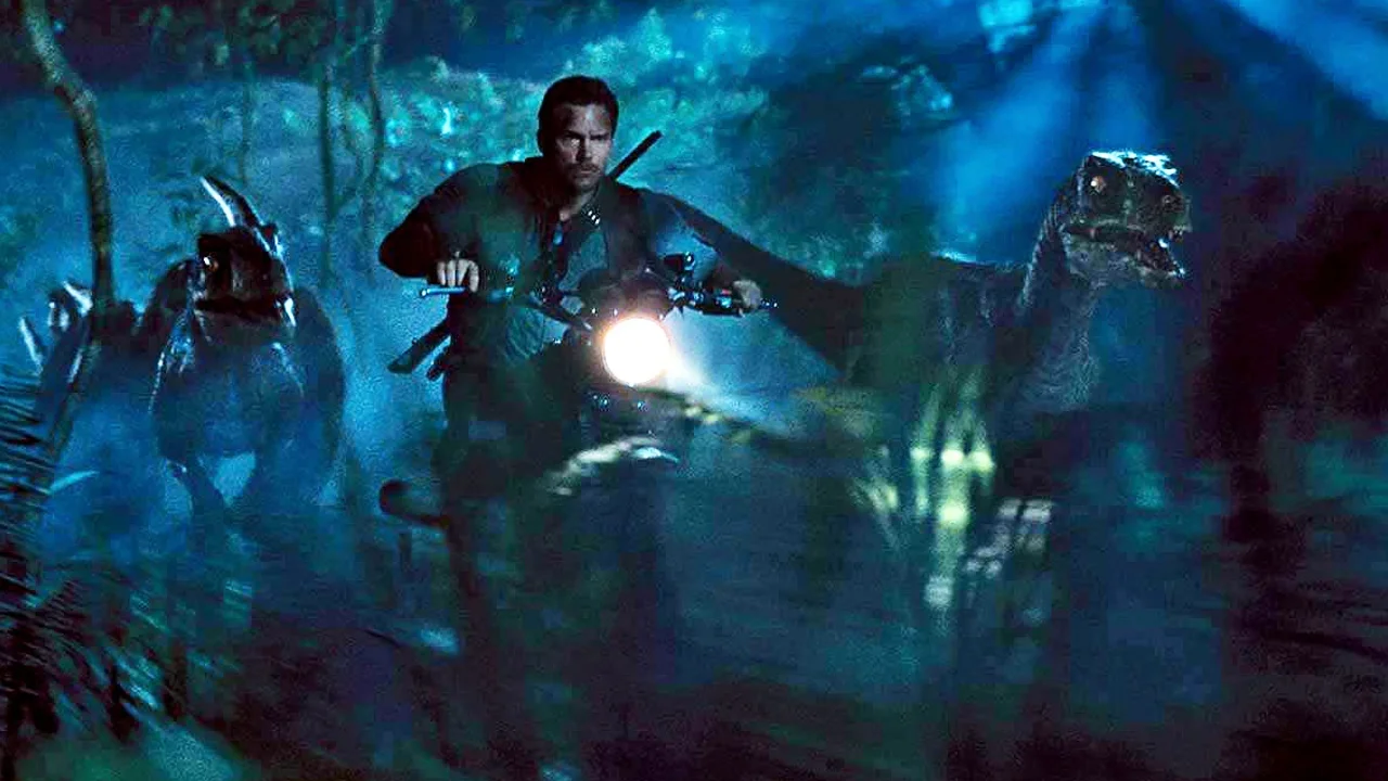 8 Behind-the-Scenes Featurettes for JURASSIC WORLD — GeekTyrant