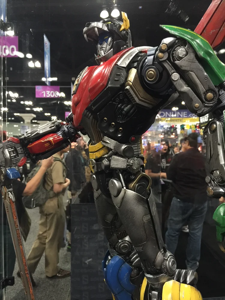 Sideshow Unveils Badass VOLTRON Figure at WonderCon! — GeekTyrant