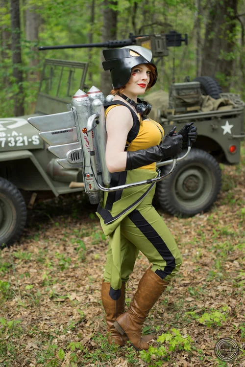 Amazing 1940s DC Bombshell Hawkgirl Cosplay — GeekTyrant