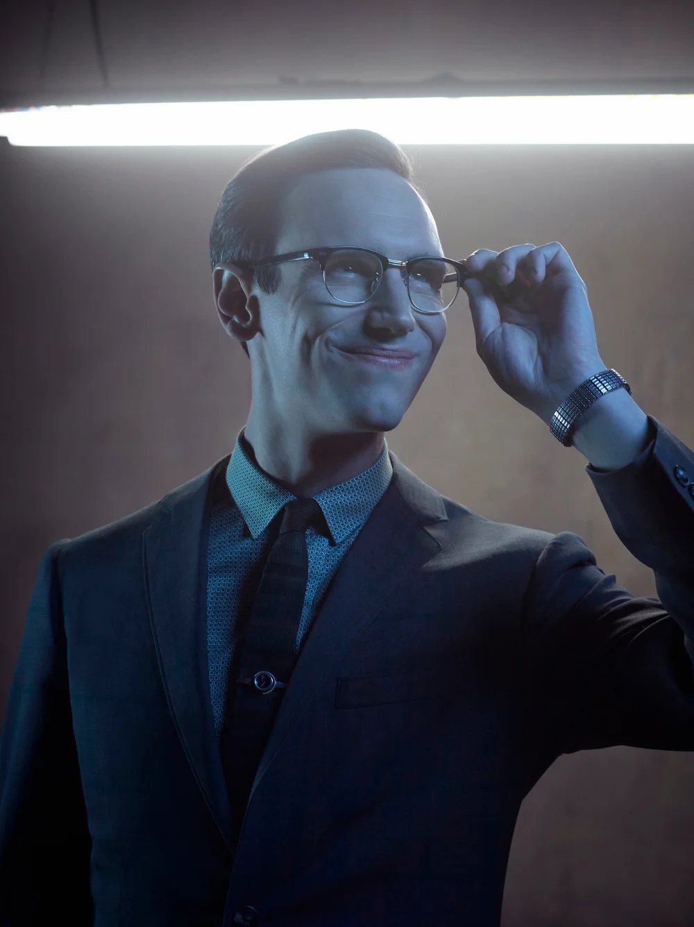 GOTHAM Season 3 Synopsis Teases Poison Ivy and Mad Hatter, Plus ...