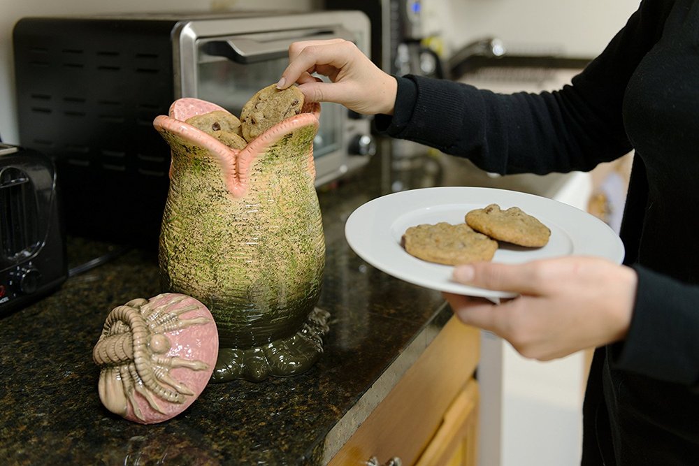 Retrieve Sweets From This ALIEN Egg Cookie Jar at Your Own Peril ...