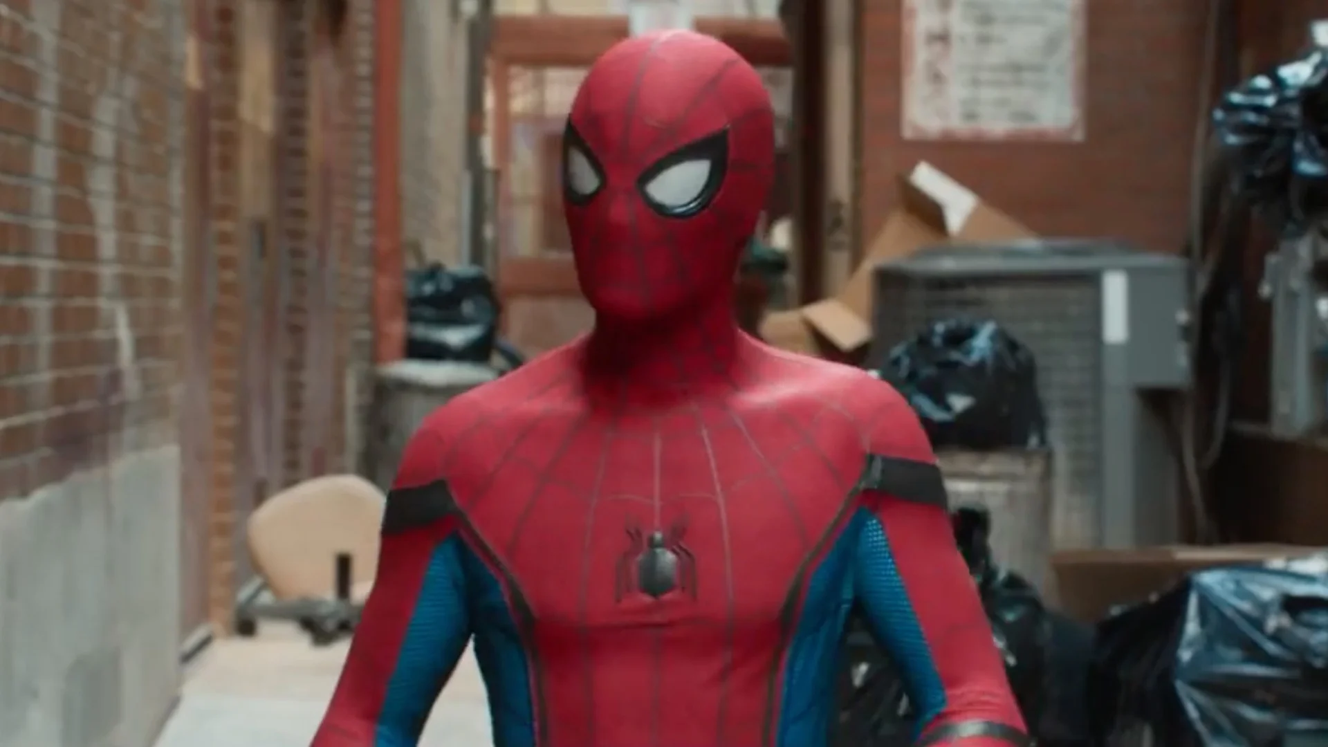 SPIDER-MAN: HOMECOMING Behind-The-Scenes Special Features Lots of New ...