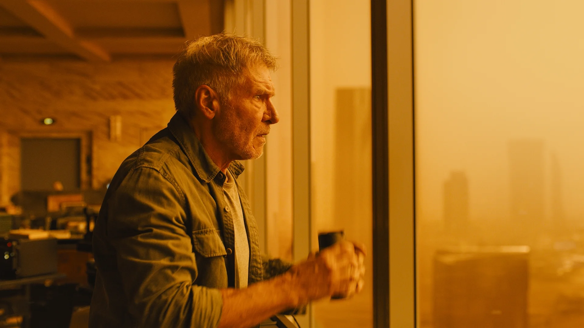 BLADE RUNNER 2049 Behind-The-Scenes Videos Take us Deeper Into the ...