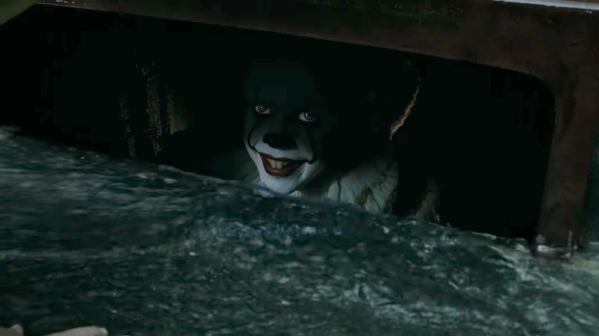 Watch the Full Terrifying Opening Scene For Stephen King's IT — GeekTyrant
