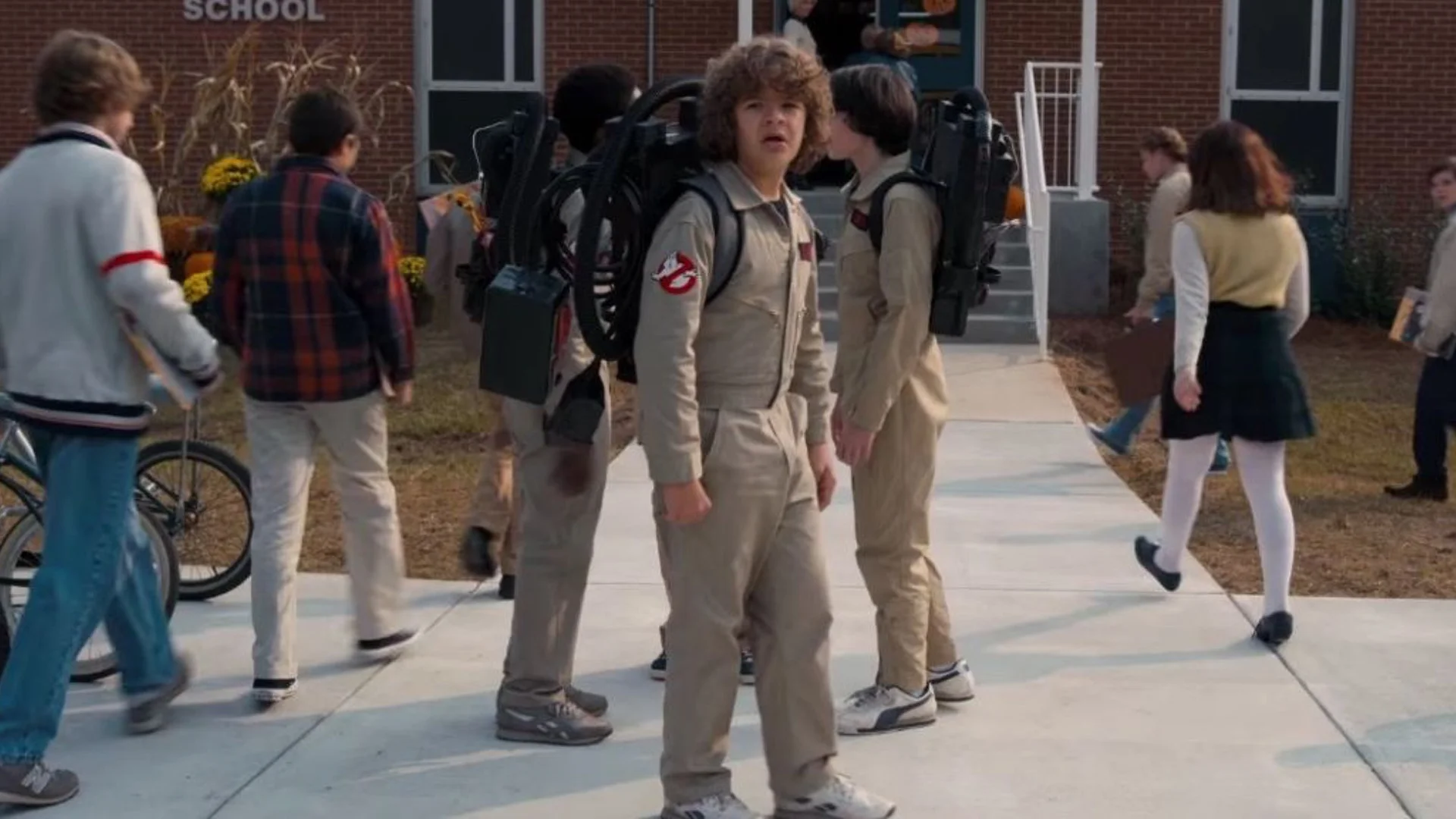 Cool Video Compares Shots From STRANGER THINGS Season 2 To The Movie ...