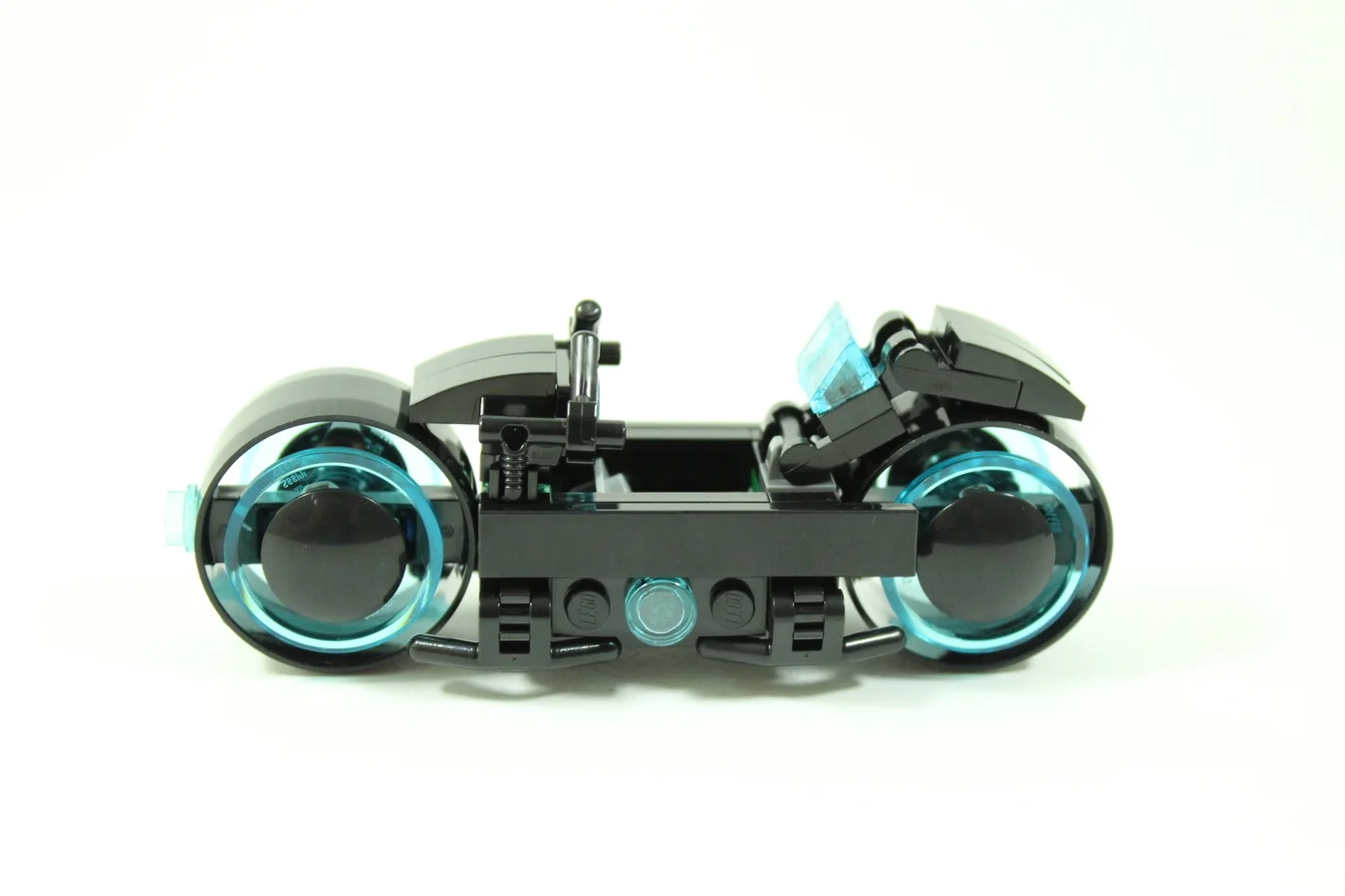 TRON LEGACY Is Getting an Official LEGO Set — GeekTyrant