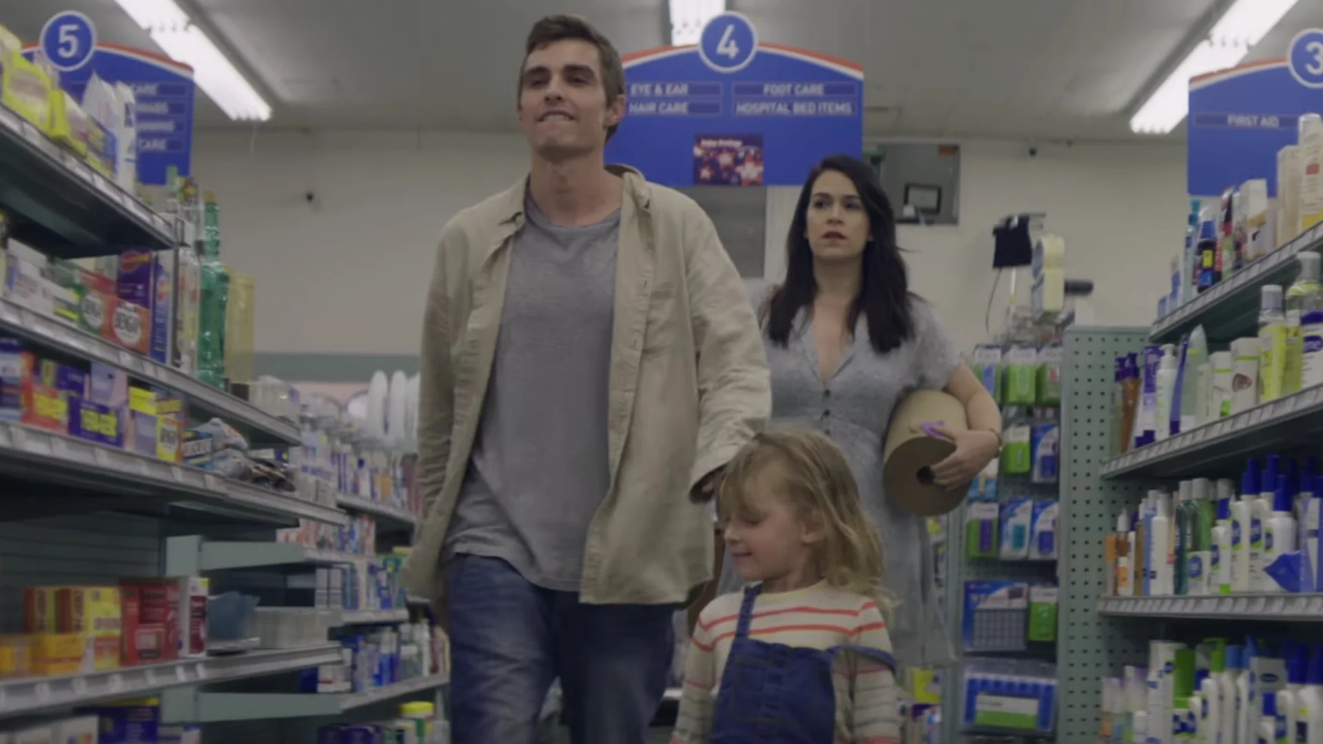 Trailer For Netflix's Heavy Drama About Addiction 6 BALLOONS with Dave ...