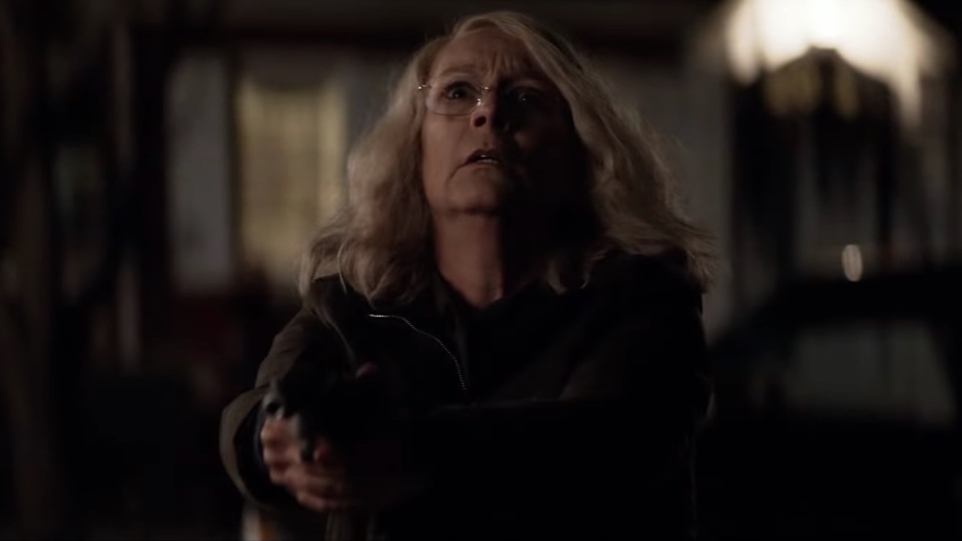 Jamie Lee Curtis Explains How Laurie Strode is Like Dr. Loomis in The ...