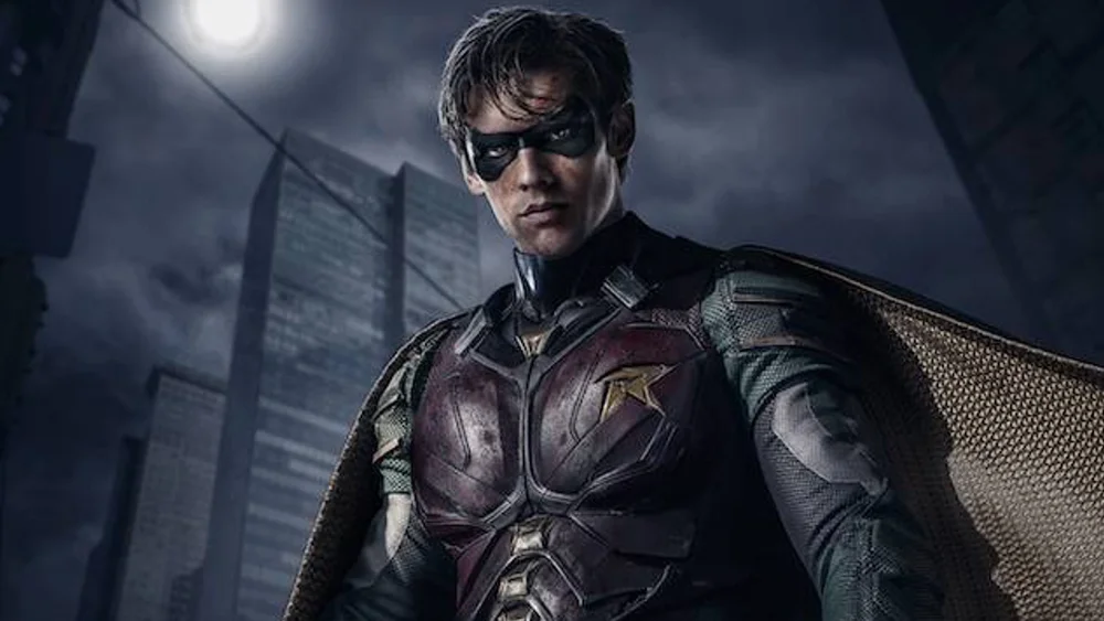 Badass New Photo of Robin From TITANS and All The DC Universe Details ...