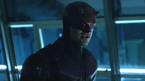 DAREDEVIL Season 3 Image Shows Matt Murdock Stalking a Daredevil ...