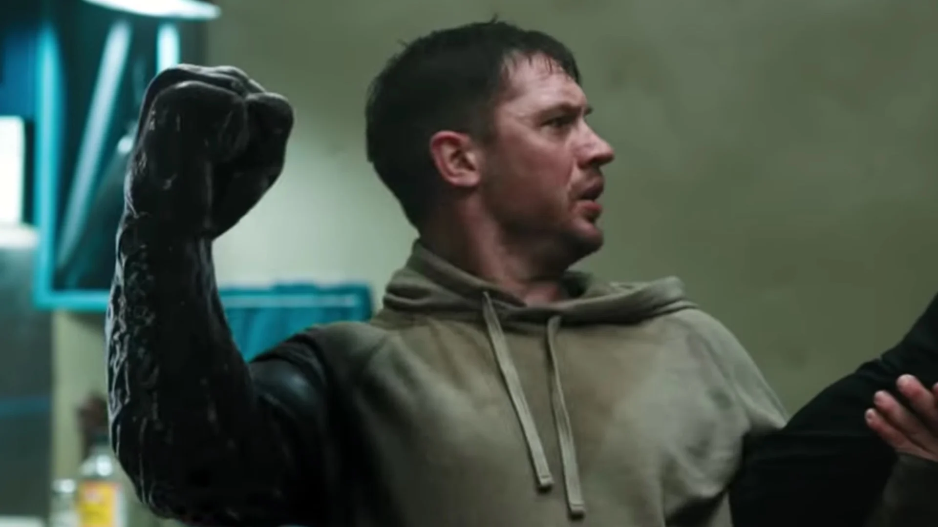Venom Tells Eddie Brock He Wants To Bite The Heads Off a Bunch of Thugs ...