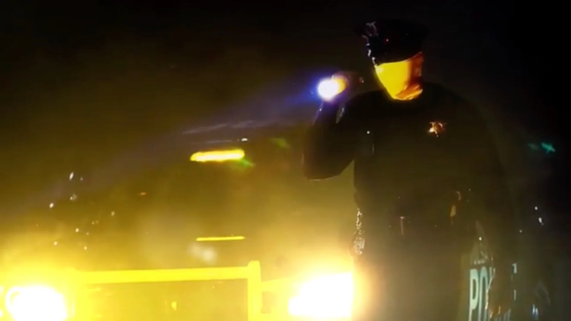 Two New Motion Photos From HBO's WATCHMEN - "Masks Save Lives" — GeekTyrant