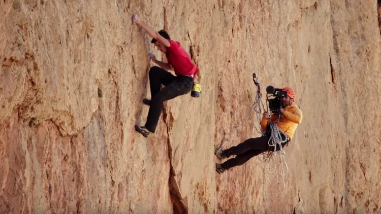 A Behind-The-Scenes Look at The Insanity It Took To Shoot FREE SOLO ...