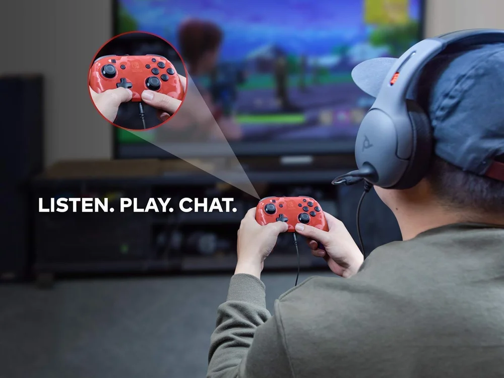 This Nintendo Switch Controller Lets You Plug Your Headset into It ...