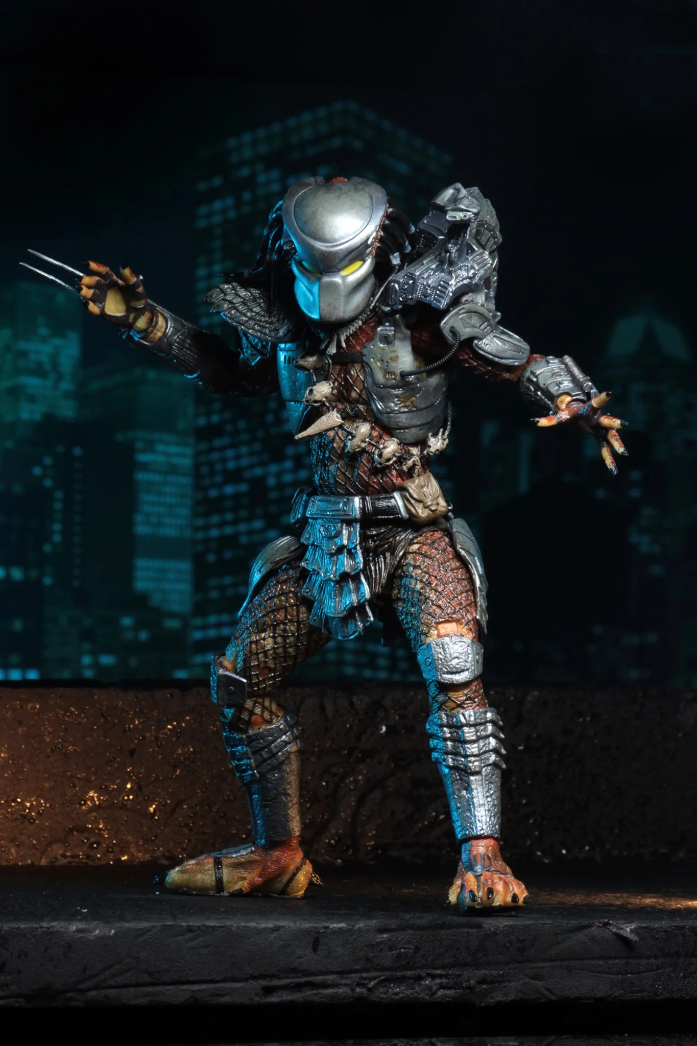 Batman Battles Predator and Superman Fights a Xenomorph in New NECA ...