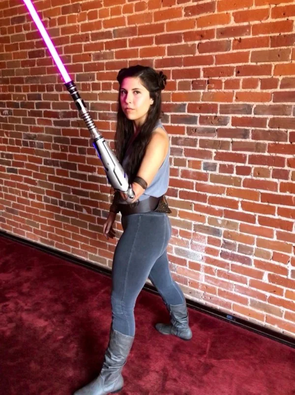 Cosplayer and Actress Shows Off Incredibly Cool Lightsaber Bionic Arm ...