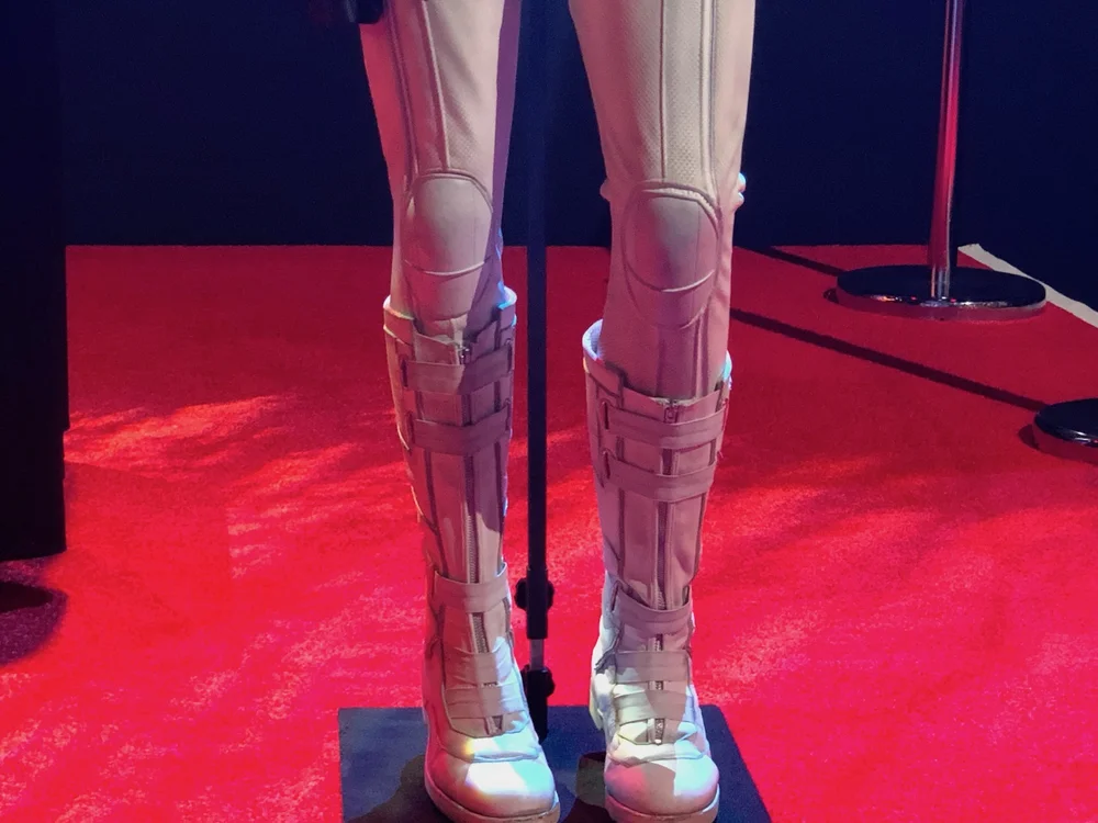 Scarlett Johansson's New White Costume For Marvel's BLACK WIDOW ...