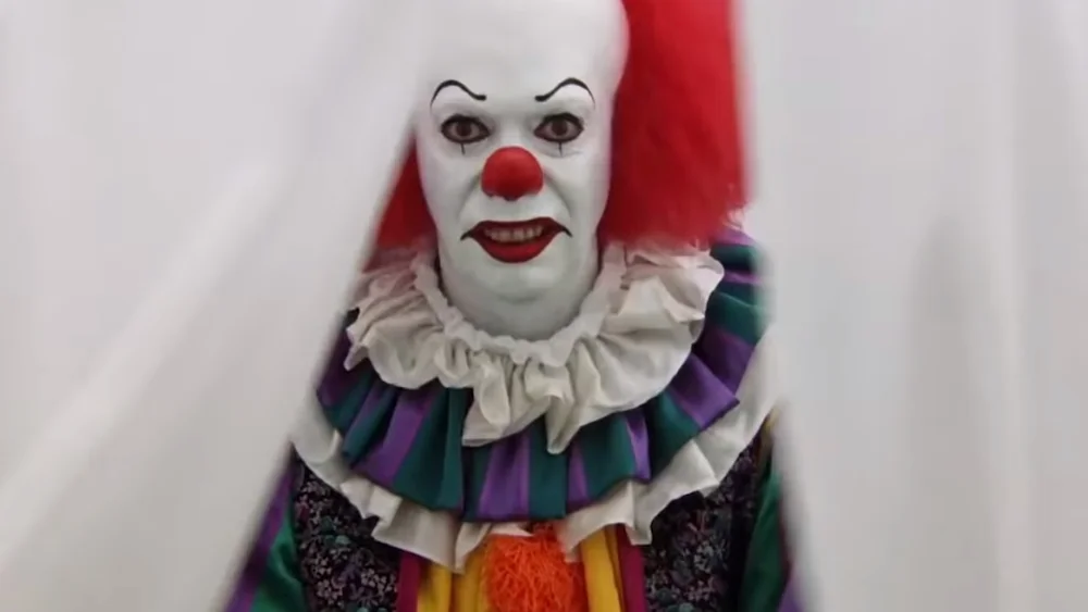 The Original 1990 IT TV Miniseries Gets The Honest Trailers Treatment ...