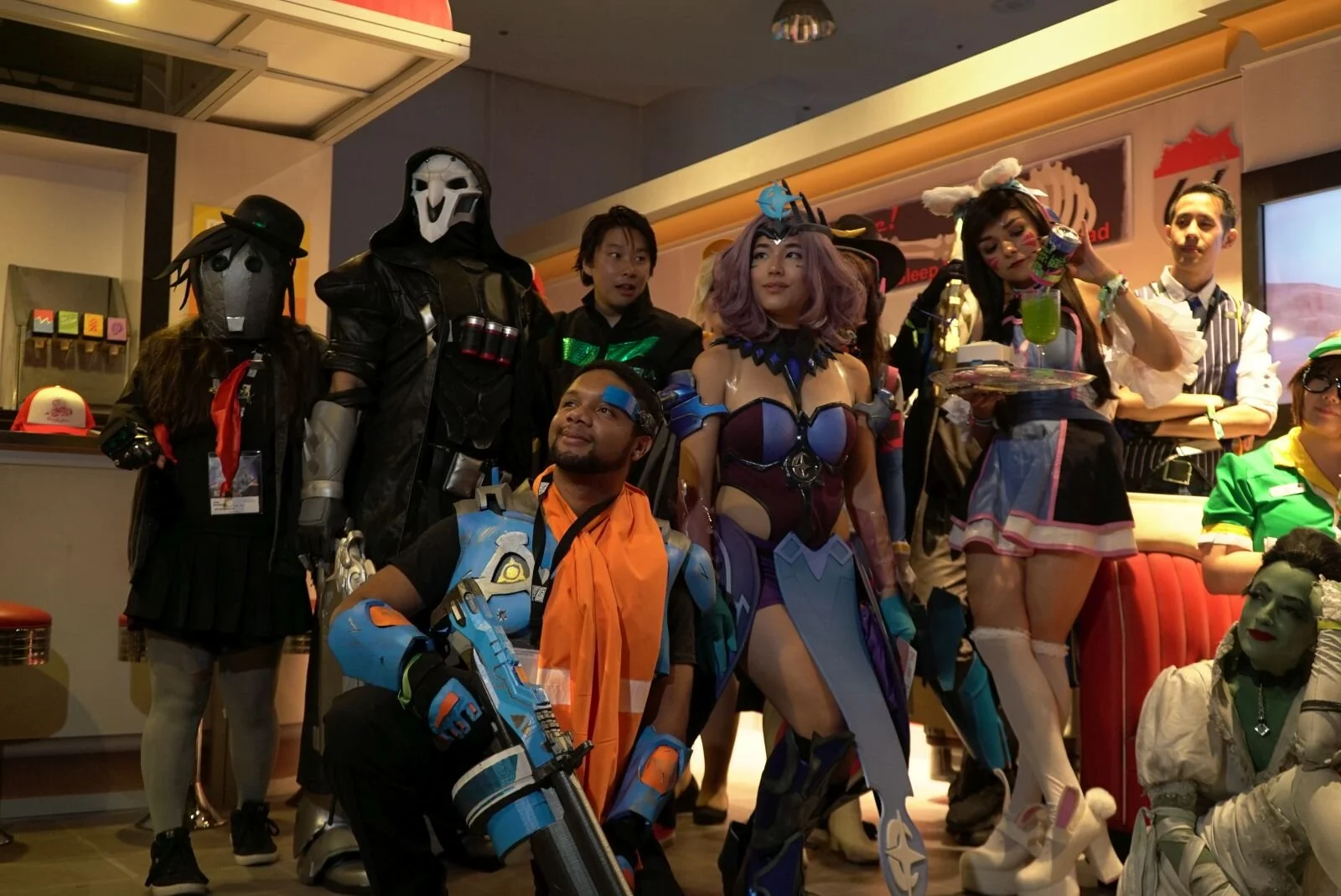 OVERWATCH Cosplayers Met Up For a Photoshoot At BlizzCon | FizX