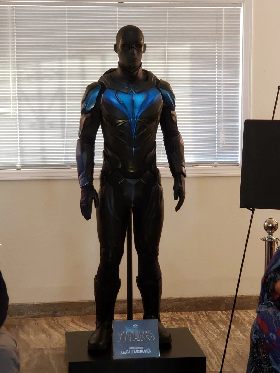 Nightwing's Costume Revealed for DC Universe's TITANS Series — GeekTyrant