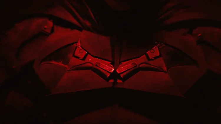 Closer Look at The Dark Knight's Forearm Weapons in THE BATMAN — GeekTyrant