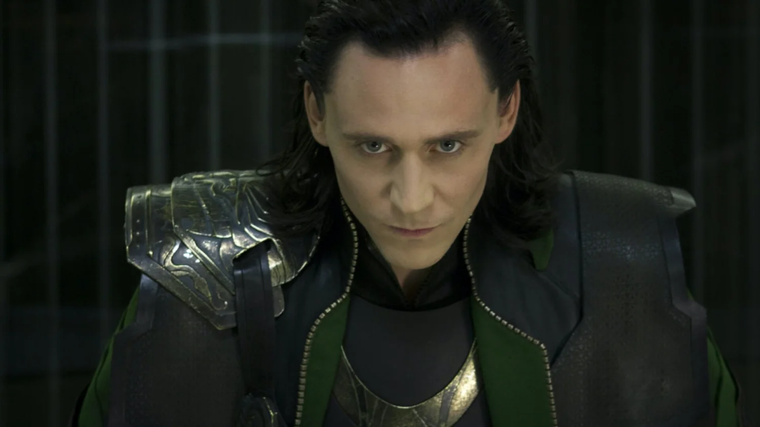 New Set Photos From Marvel's LOKI Series Feature Tom Hiddleston and a ...