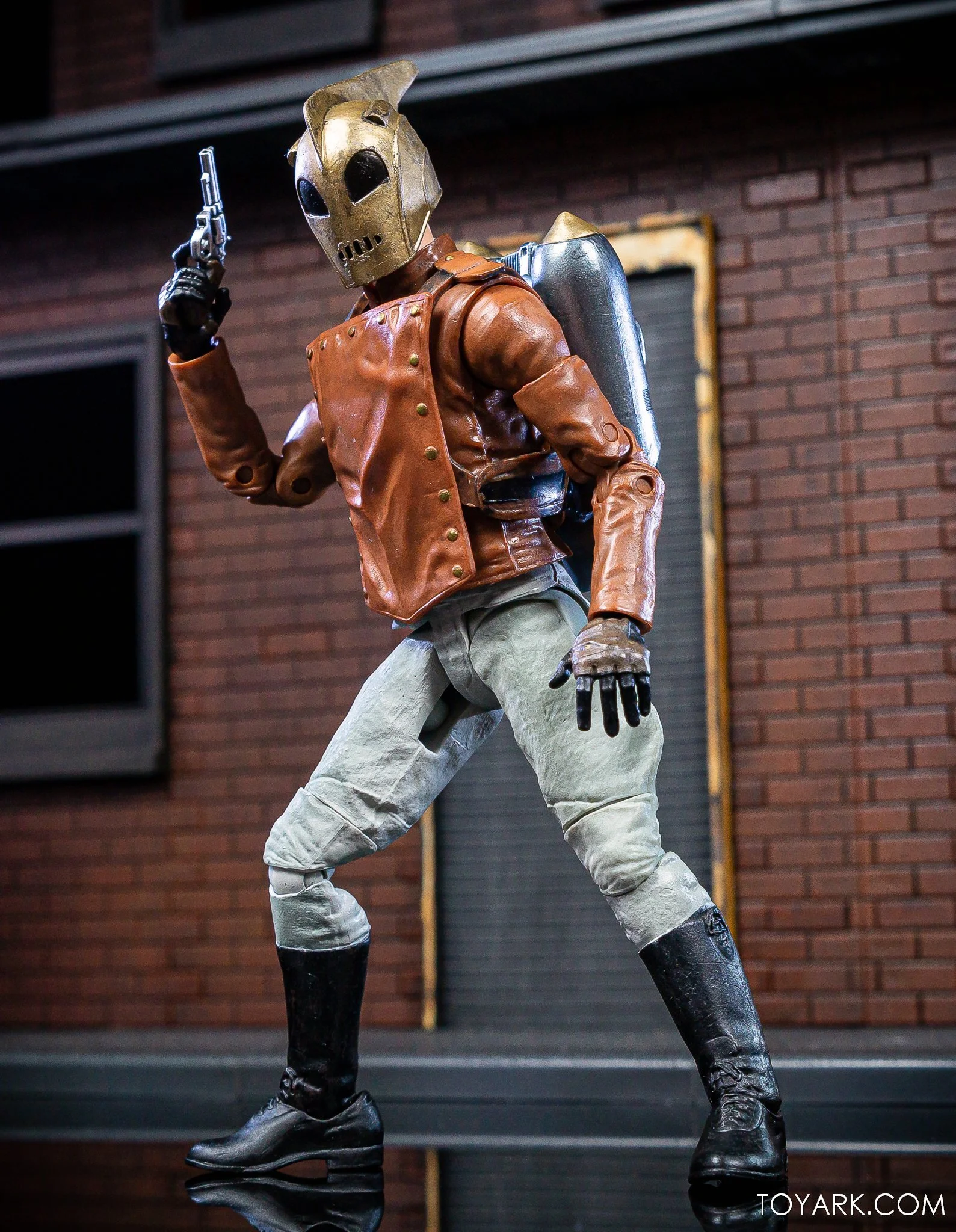 A Cool New Action Figure For THE ROCKETEER is Here Thanks To Diamond ...