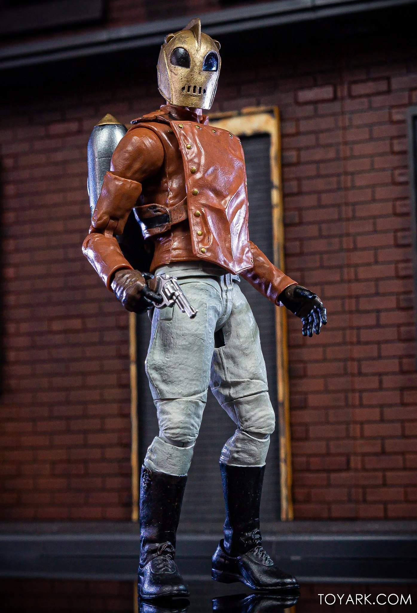 A Cool New Action Figure For THE ROCKETEER is Here Thanks To Diamond ...
