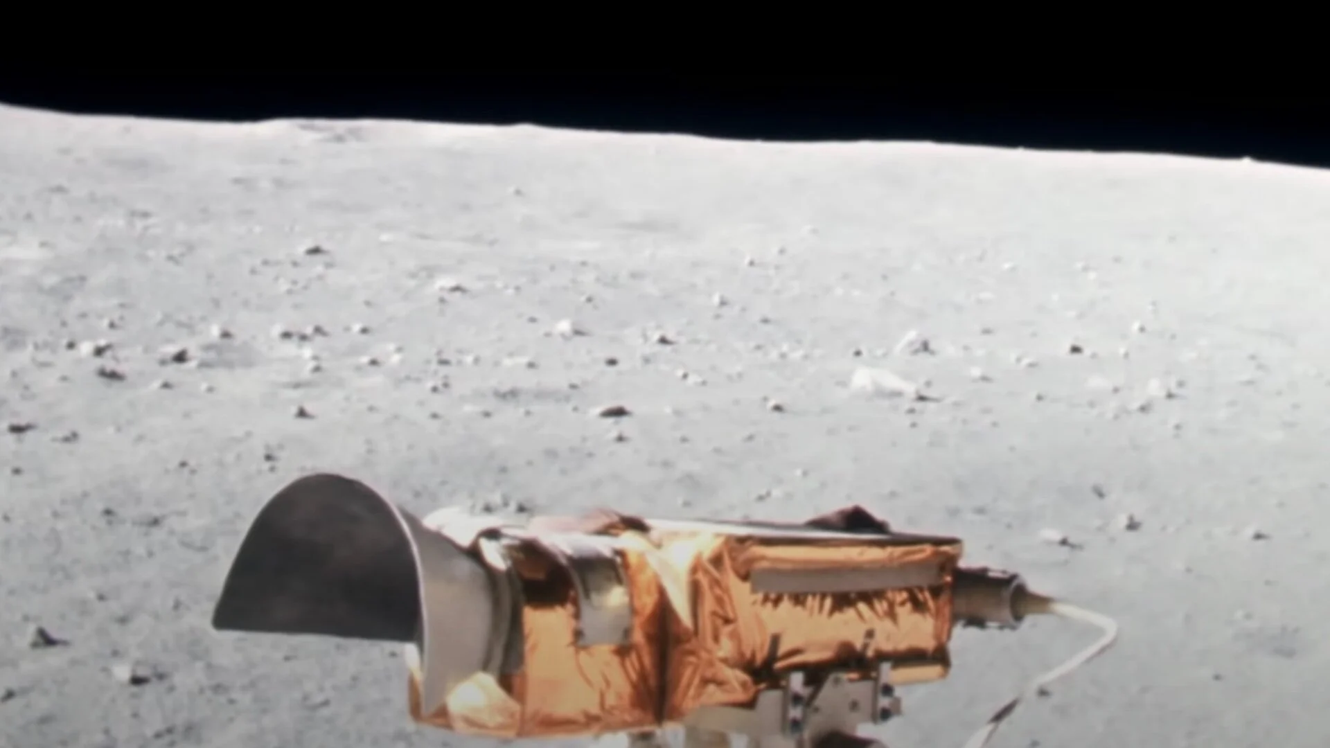 Here Are Two Apollo 17 Astronauts Singing on the Moon — GeekTyrant