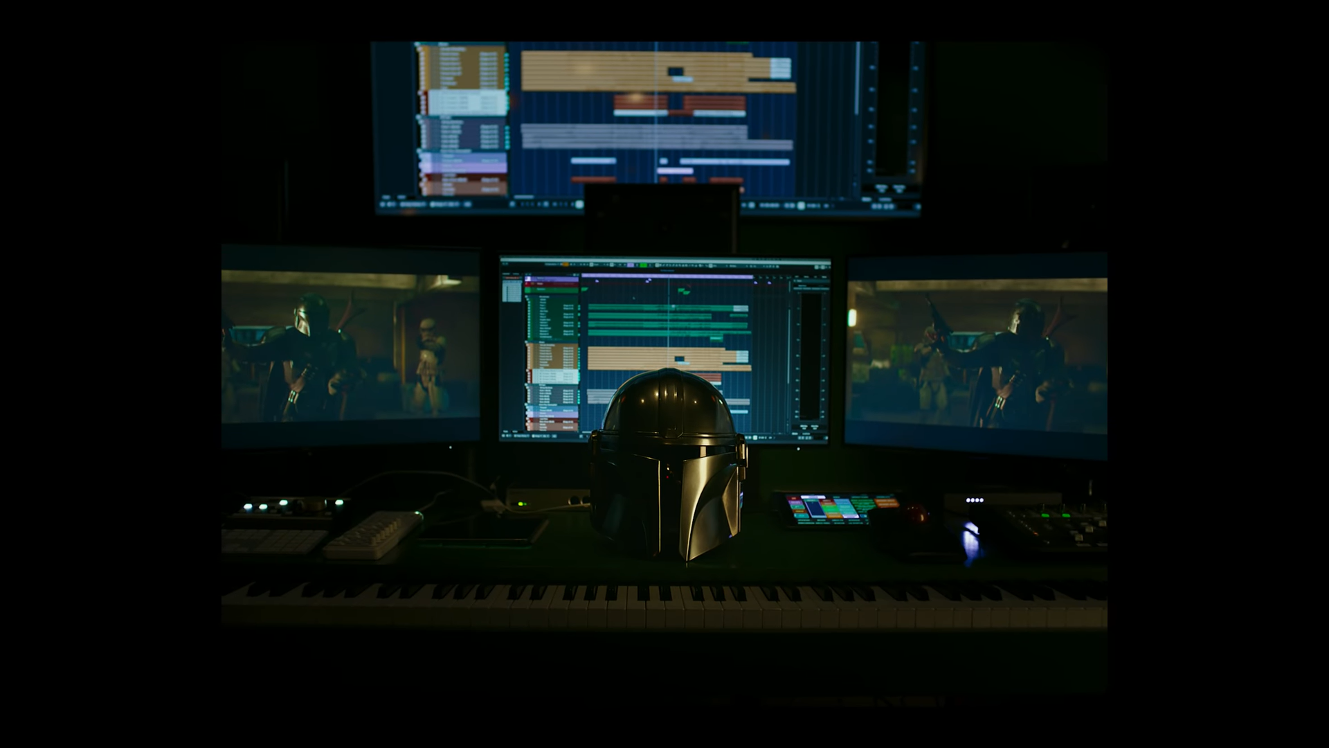 Watch Composer Ludwig Göransson Perform THE MANDALORIAN Theme in ...