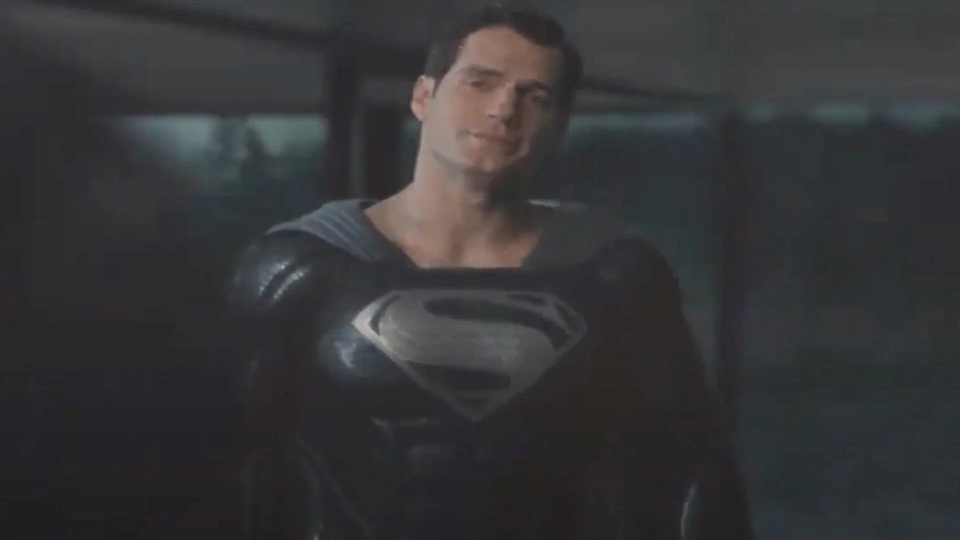 Zack Snyder Shared First Footage of Superman Wearing His Black Suit in ...