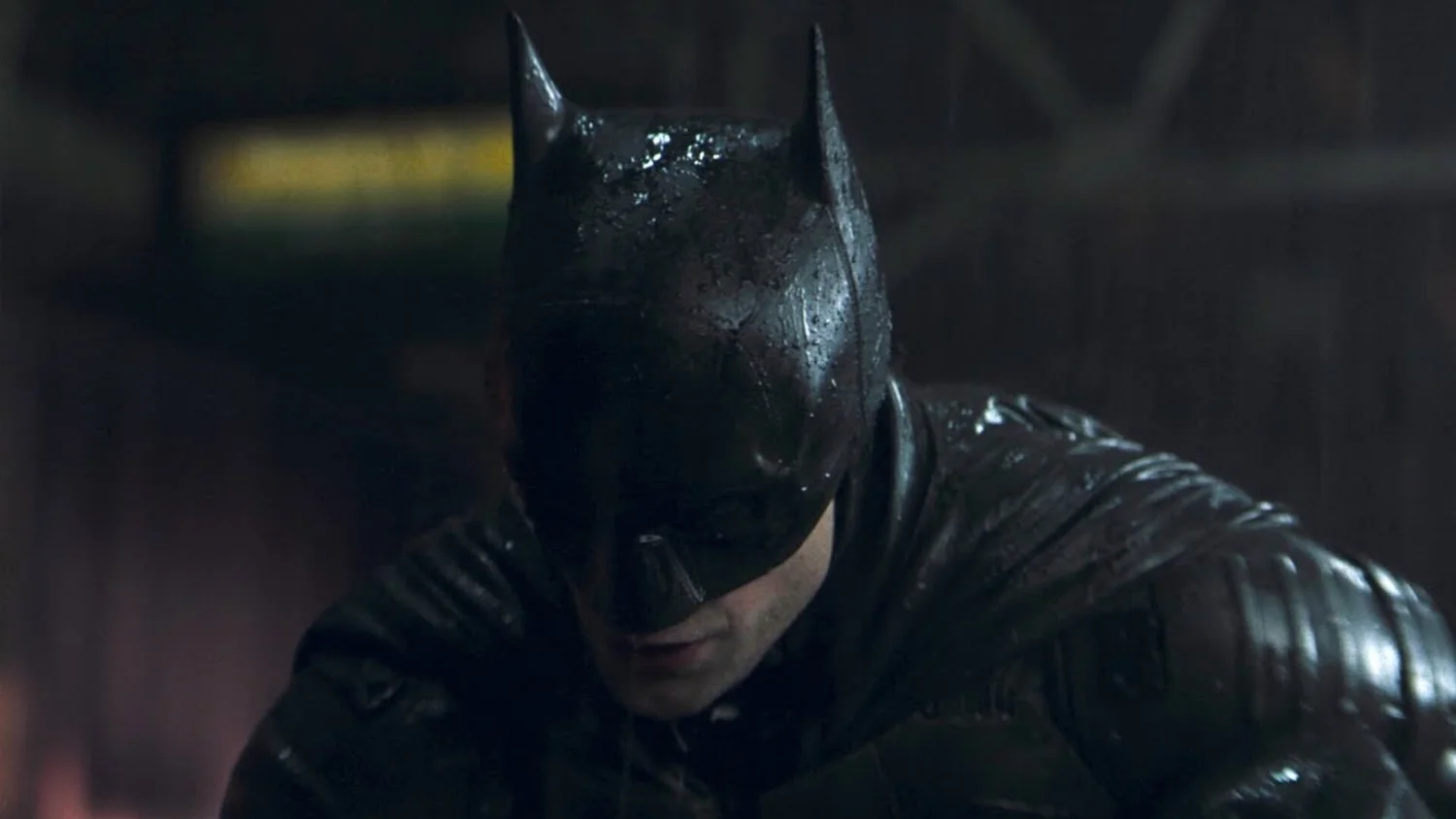 New Set Video From THE BATMAN Shows The Dark Knight Atop The Royal ...