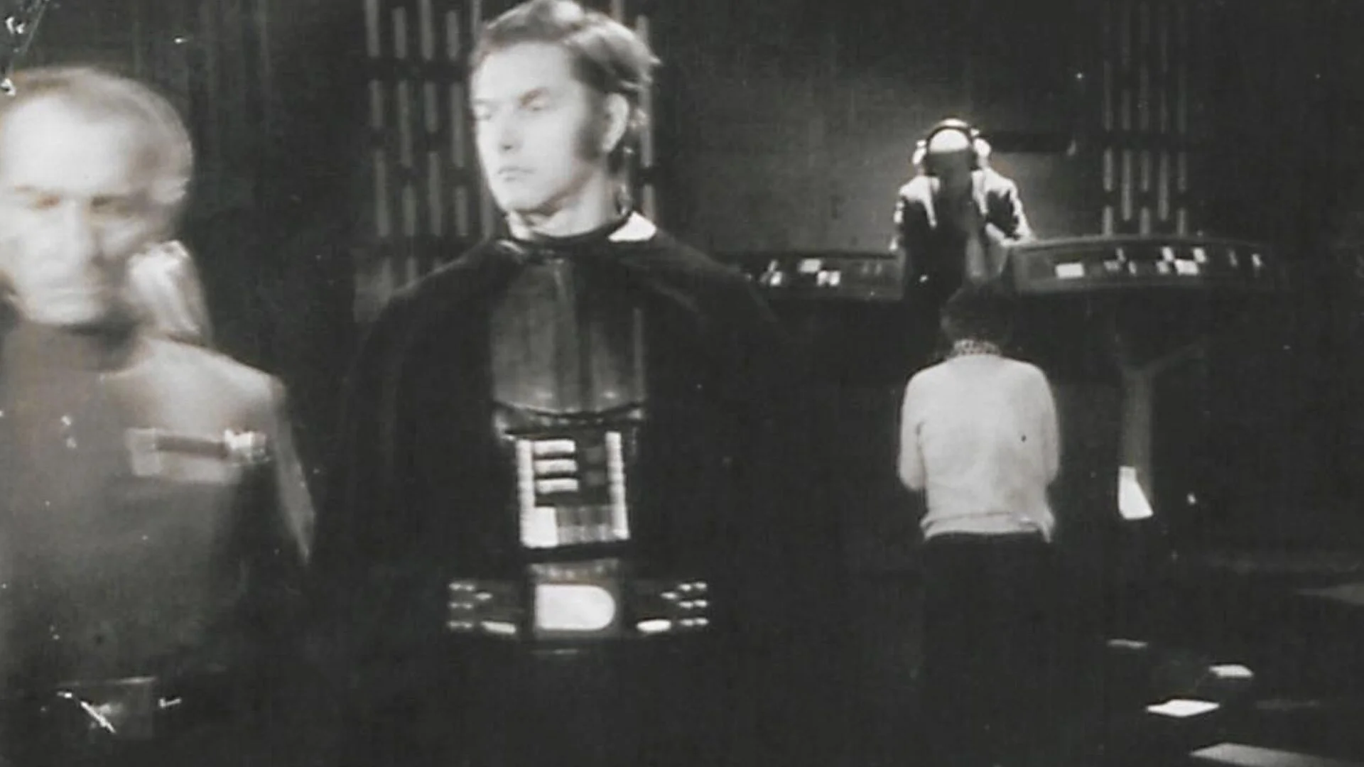Darth Vader Actor David Prowse Has Passed Away at the Age of 85 ...