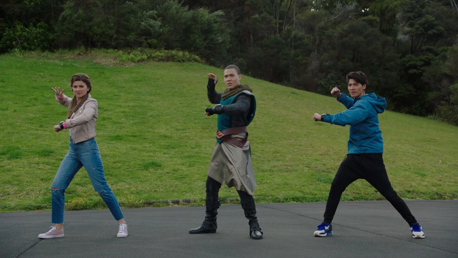 Watch the Preview for POWER RANGERS DINO FURY Episode 2 - Sporix ...